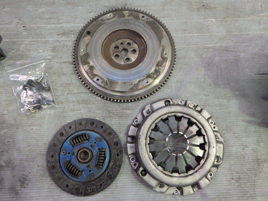 Yahoo!オークション - 売り切り H42V ミニカ 3ドア 5MT マニュアルミッ...