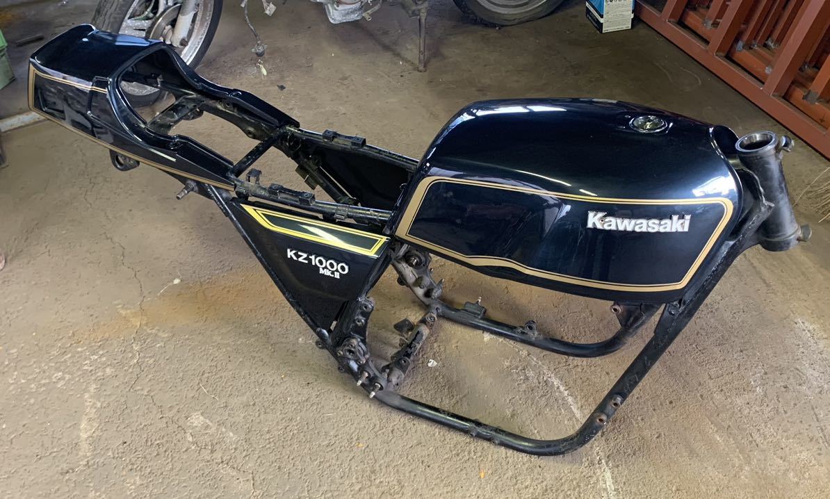 Yahoo!オークション - z1000mk2仕様 z1000ST フレーム タンクセット