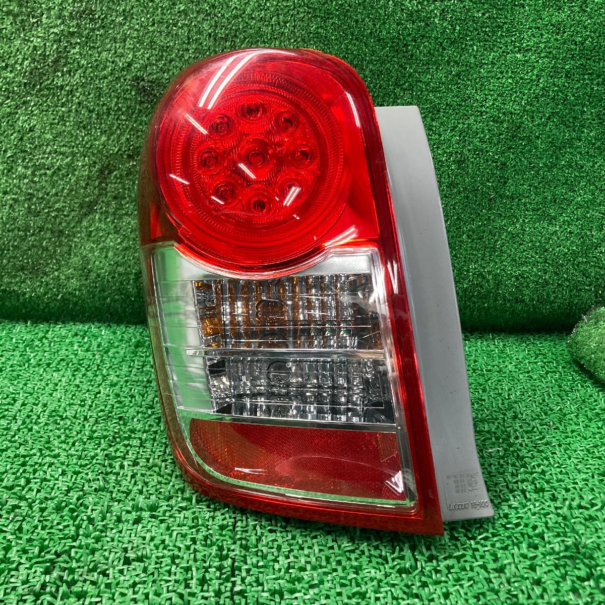 Yahoo!オークション - カローラ フィールダー NZE141 左 L テール ラ...