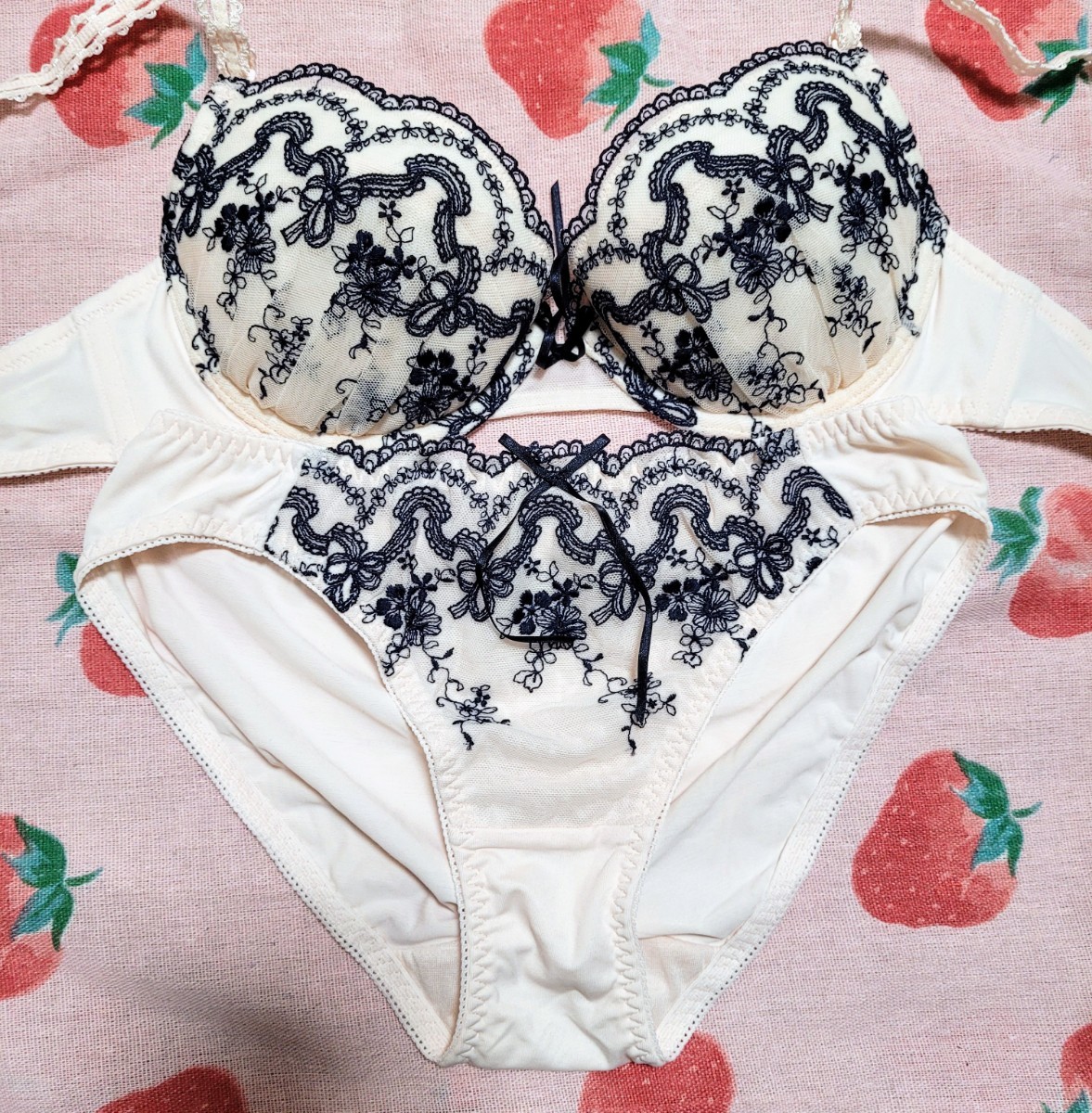 Yahoo!オークション - 【小胸】細身ブラジャーショーツセット C70 女性...