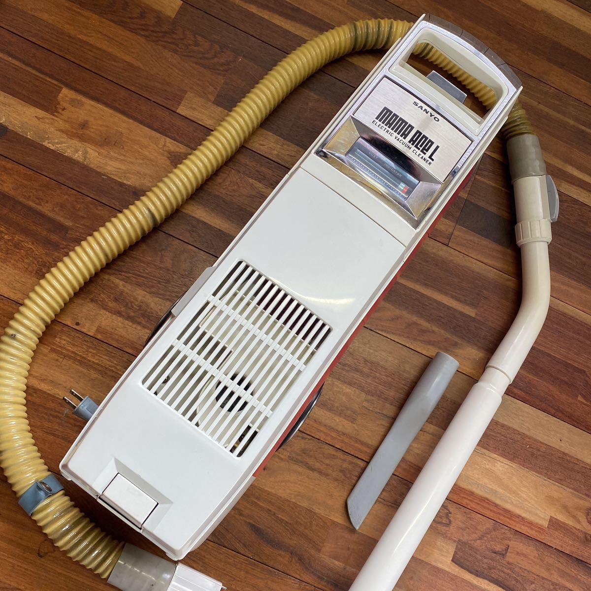 Yahoo!オークション - 昭和 レトロ 1966年 SANYO SC-2000掃除機 動作確...