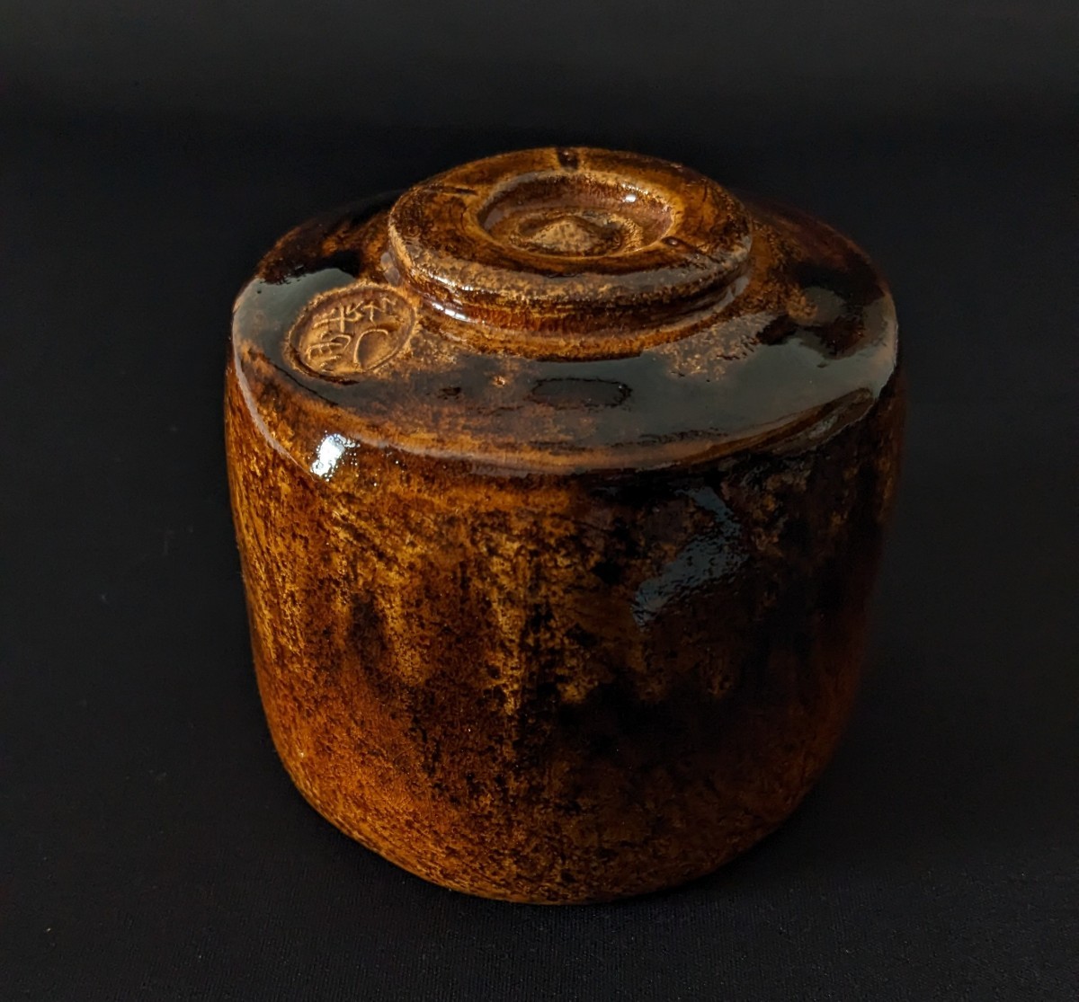 3475 大樋焼 十代 大樋長左衛門 飴釉 筒茶碗 共箱 共布 共栞(大樋)｜売買されたオークション情報、yahooの商品情報をアーカイブ公開 - オークファン（aucfan.com）