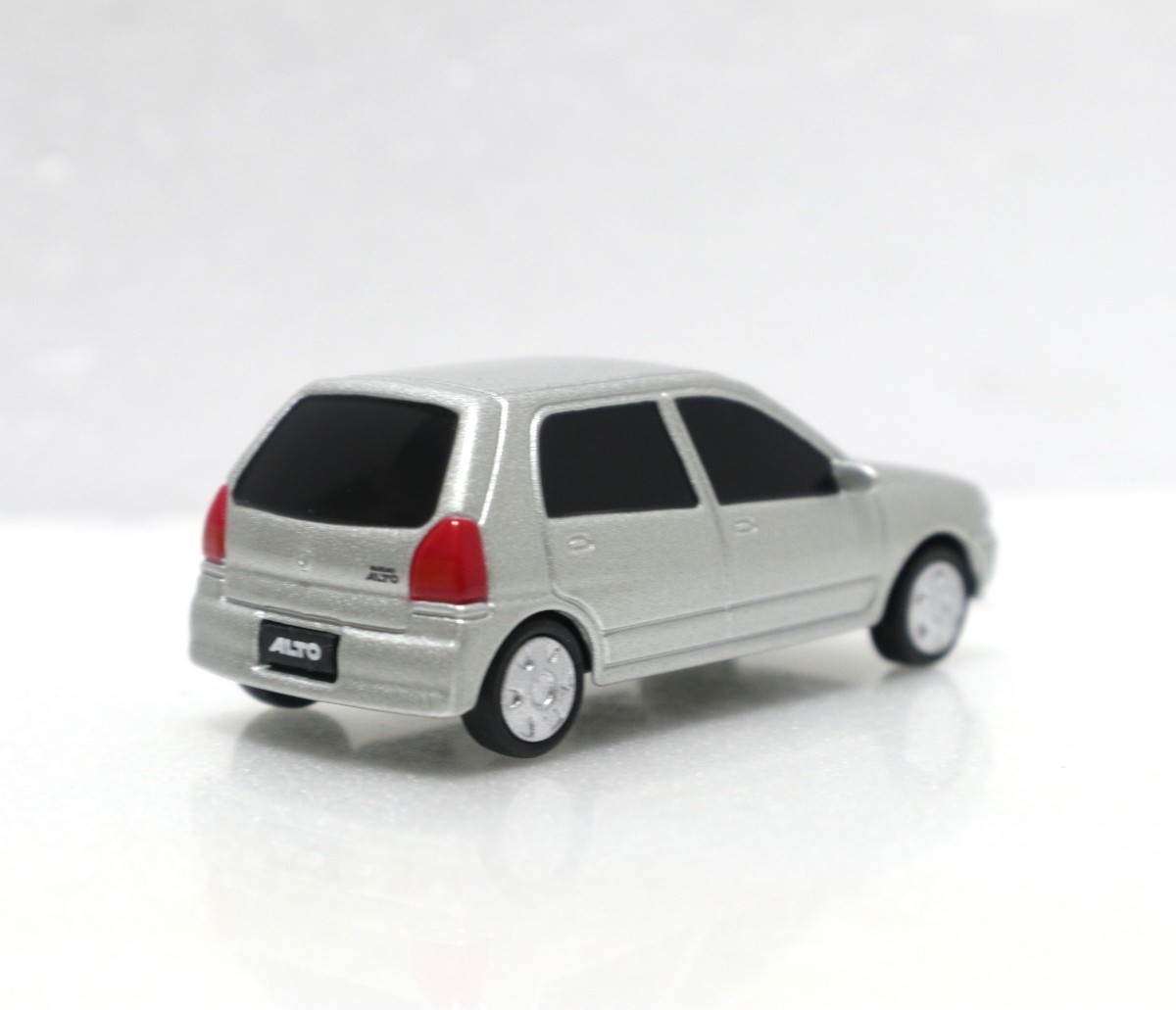 約1/64 5代目 スズキ アルト 5ドア HA12S/HA22S/HA23S型/HA12V/HA23V型 1998年～2005年 銀色 シルバー(中古)のオークション落札情報