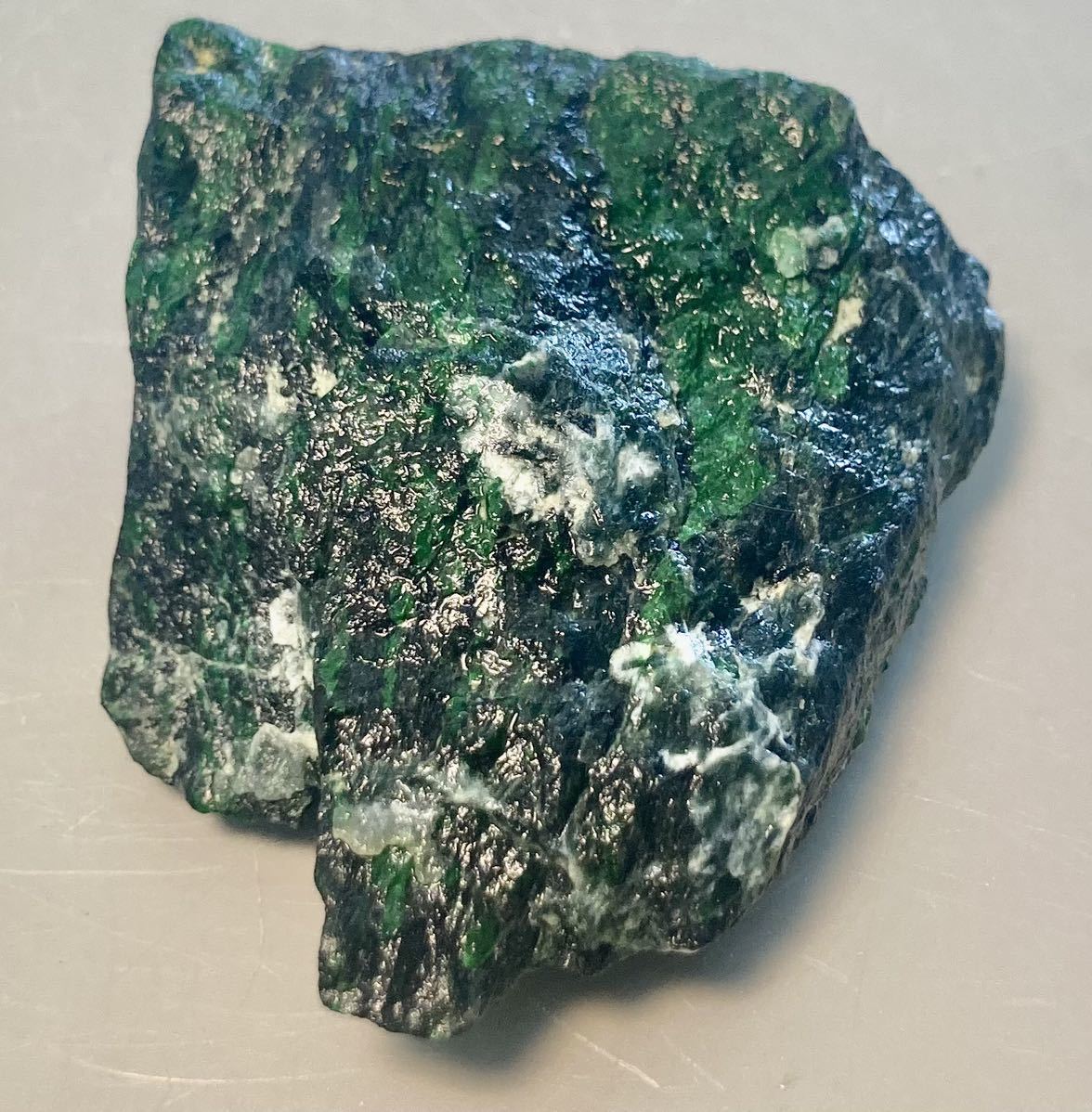 ミャンマー産天然モーシッシ コスモクロア 翡翠輝石 原石68g激レア石^ ^(原石)｜売買されたオークション情報、yahooの商品情報をアーカイブ公開 - オークファン（aucfan.com）