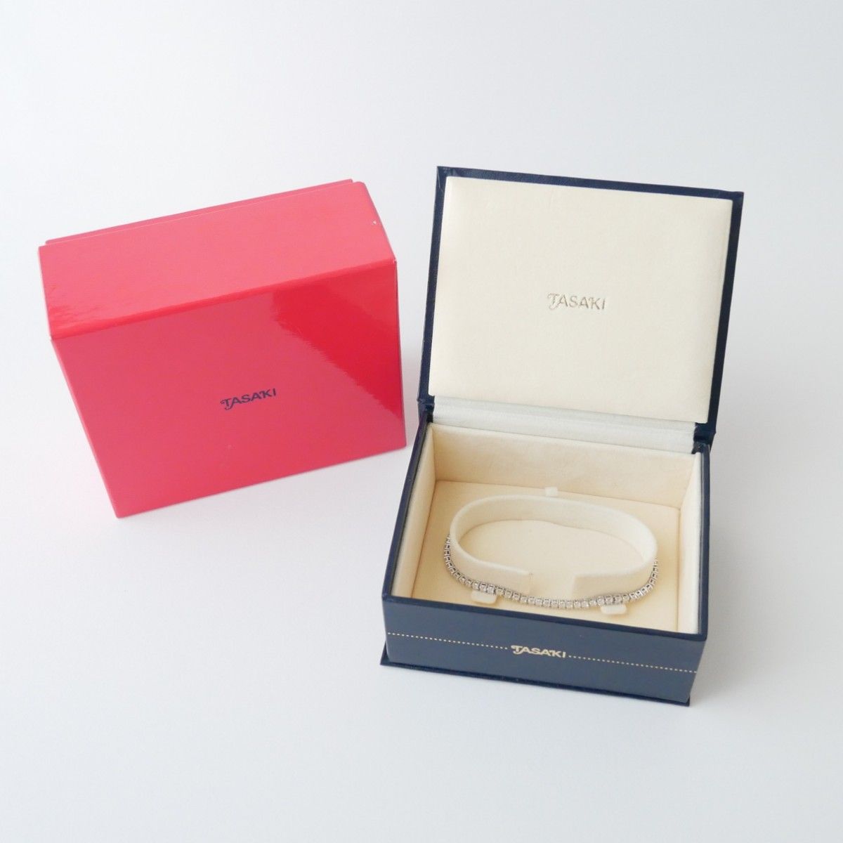 美品【TASAKI タサキ】K18WG ダイヤモンド 2 24ct フルダイヤ 美品【TASAKI タサキ】K18WG ダイヤモンド 2 24ct フルダイヤ