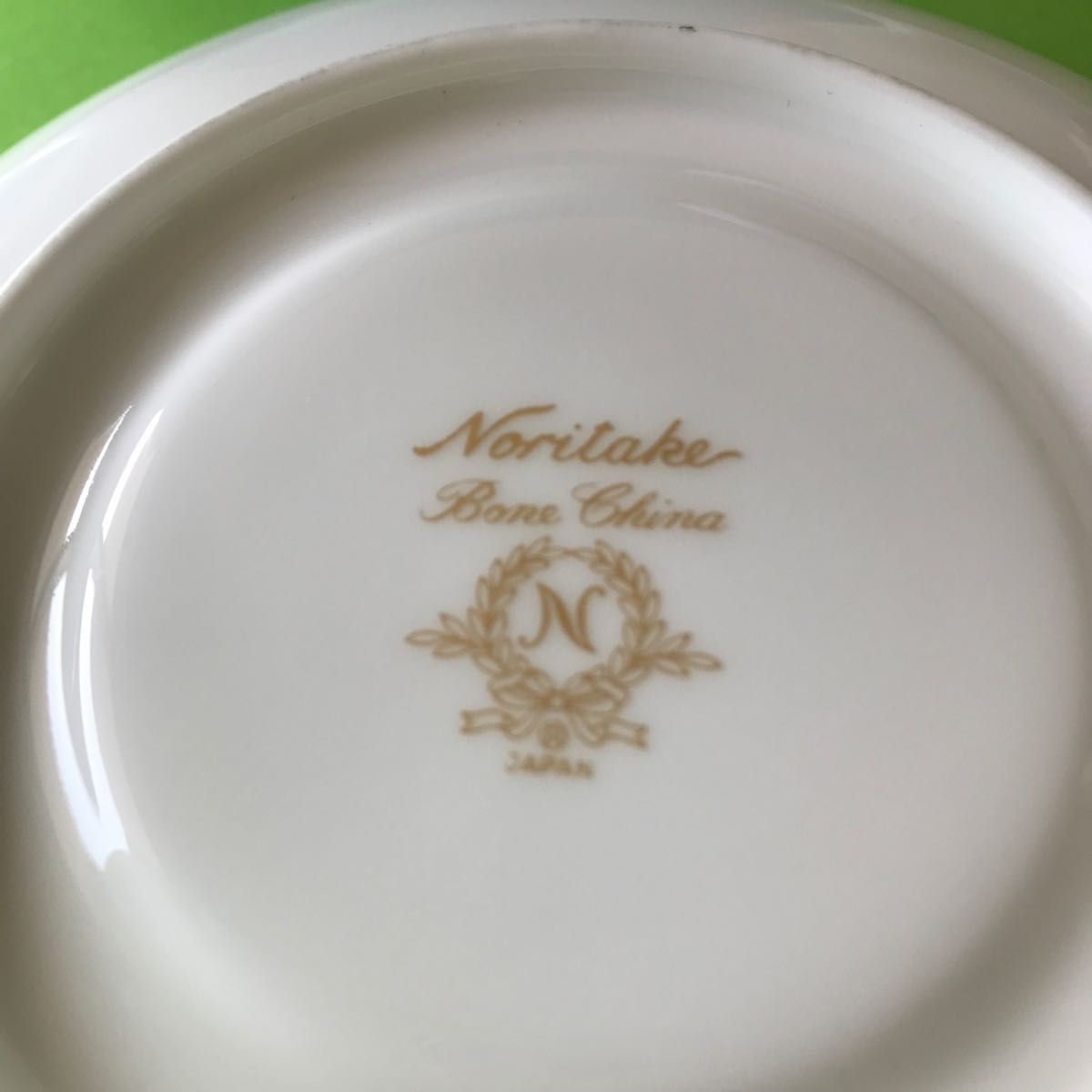 ノリタケ Noritake 高級ラインのカップ 柄違い2客セット 廃盤 ノリタケ Noritake 高級ラインのカップ 柄違い2客セット 廃盤