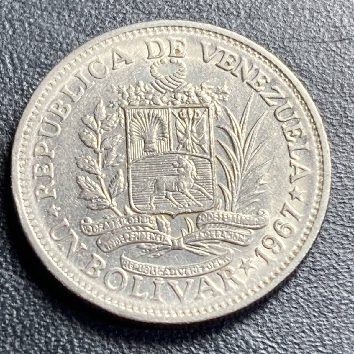 Yahoo!オークション - 【c080】古銭外国銭 ベネズエラ 1ボリバルコイン...