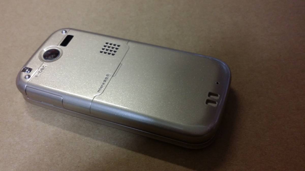 Yahoo!オークション - NTTドコモ F-08C らくらくホン ベーシックⅢ ゴ...