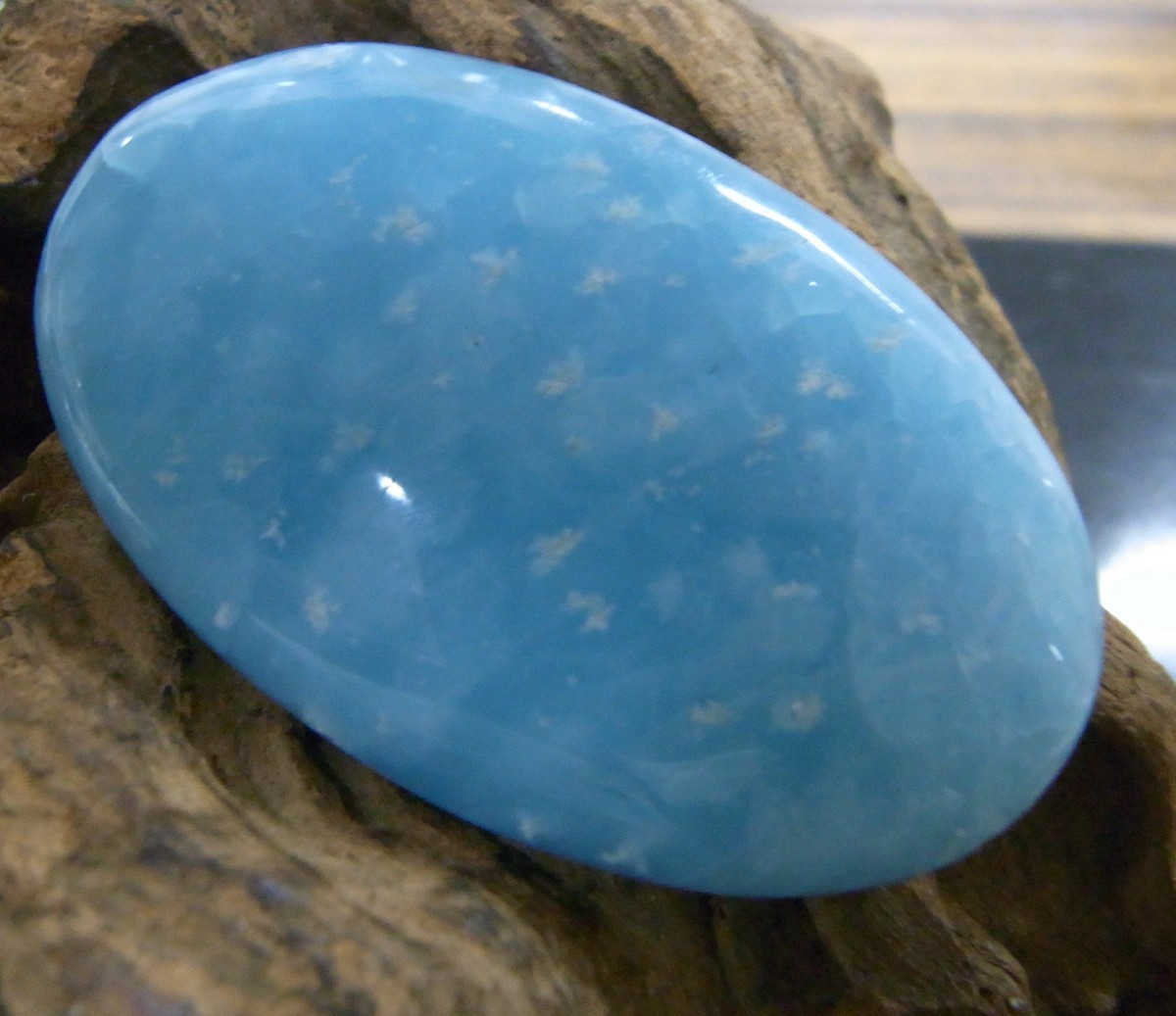 Yahoo!オークション - 淡いブルーのヘミモルファイト カボション 65ct...