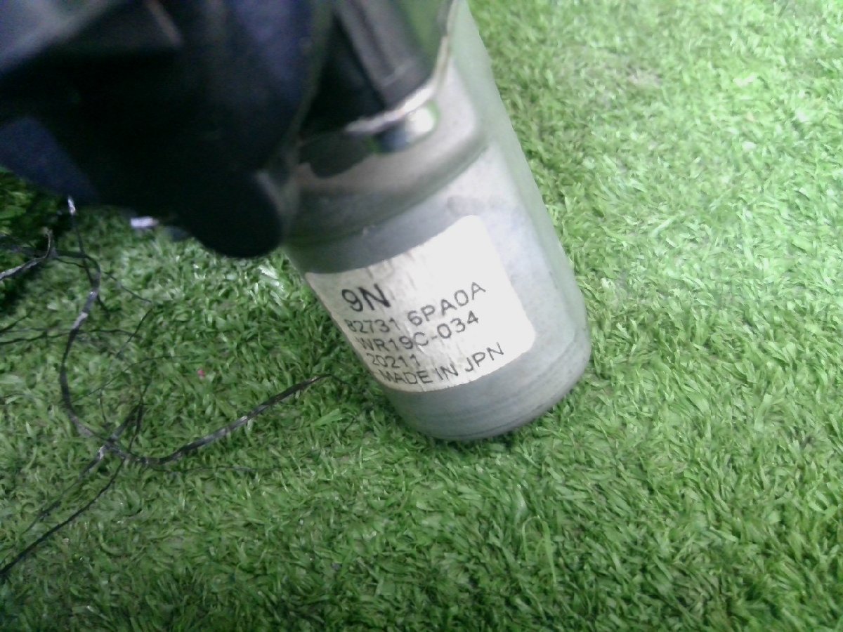 Yahoo!オークション - オーラ 6AA-FE13 右後ろ 右リア ドアレギュレー...