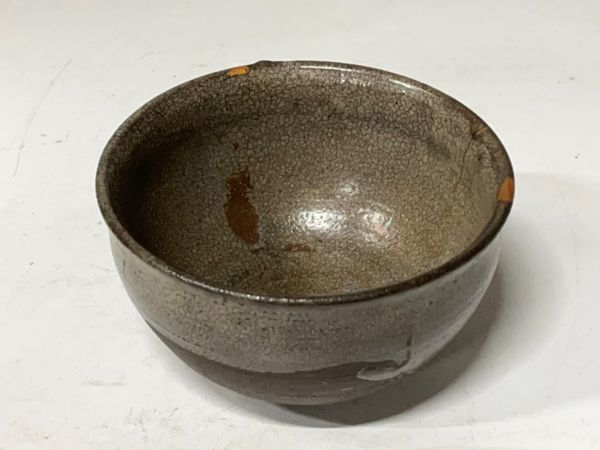Cs1478『茶道具研究家W様より放出』江戸時代 古唐津 熊川形 茶碗 Cs1478『茶道具研究家W様より放出』江戸時代 古唐津 熊川形 茶碗