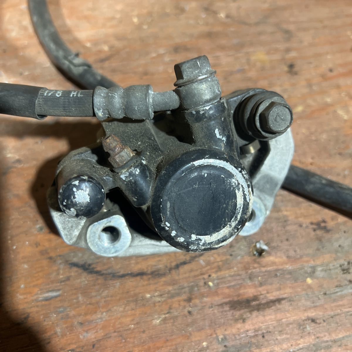 Yahoo!オークション - フロントブレーキ キャリパー セロー 4JG