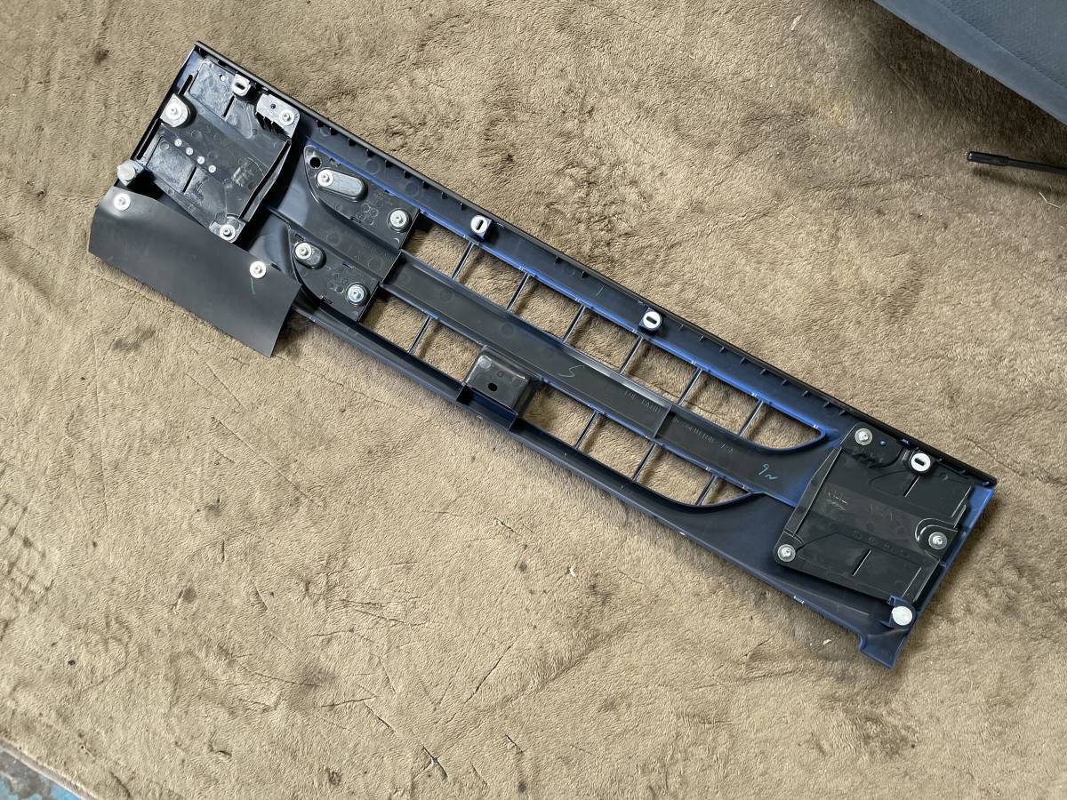 Yahoo!オークション - いすゞエルフ純正グリル（標準用） P-2751