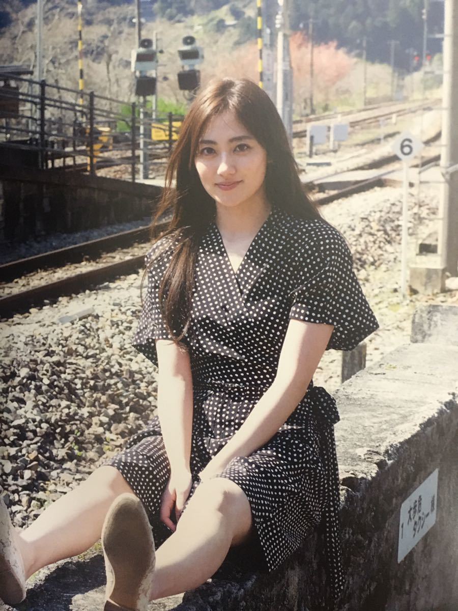 Yahoo!オークション - 奥山かずさ 写真集 『 AIKAGI 』 初版 帯付き