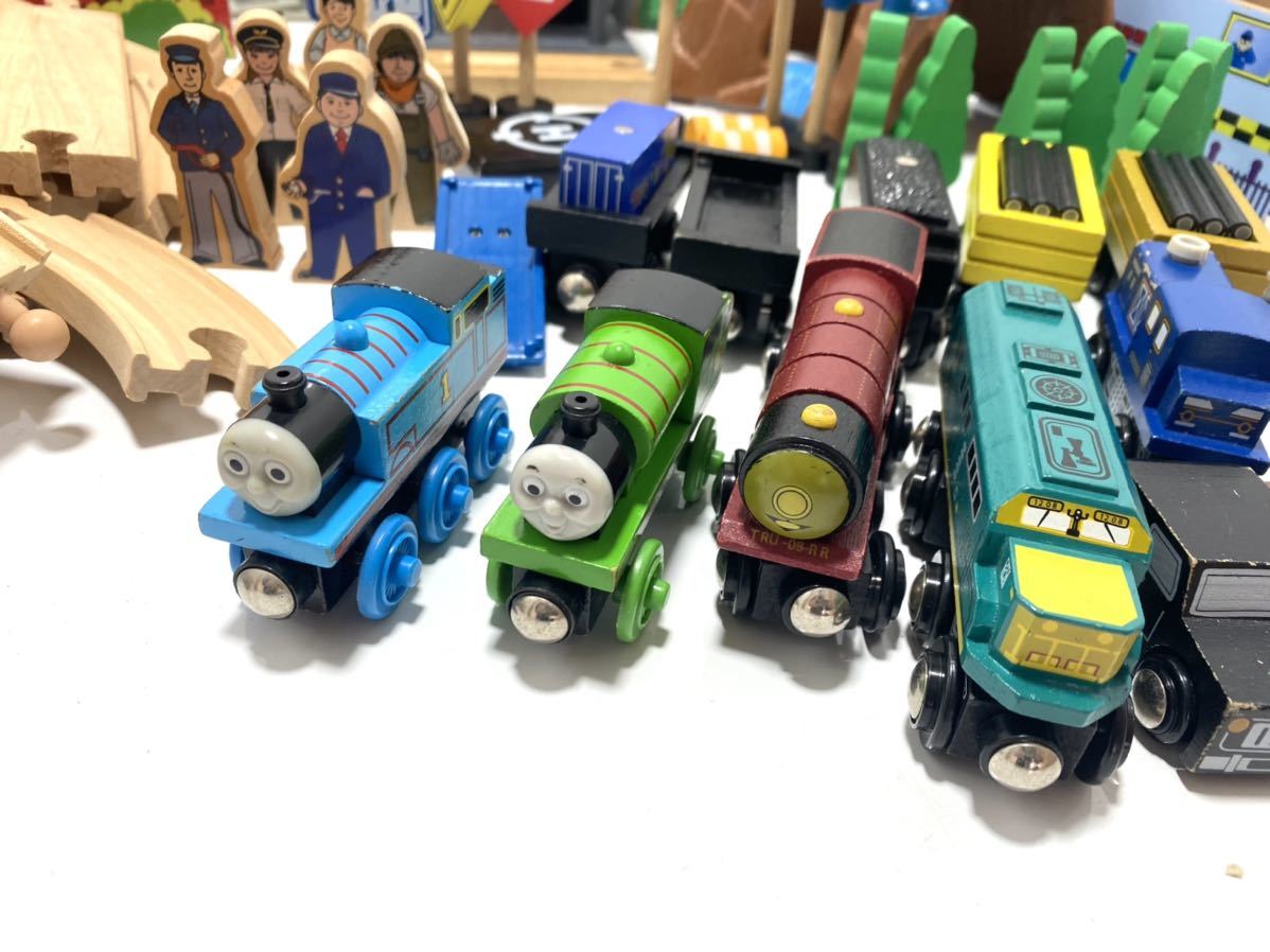 Yahoo!オークション - 【C014】トーマス 木製レール BRIO ブリオ 木製...