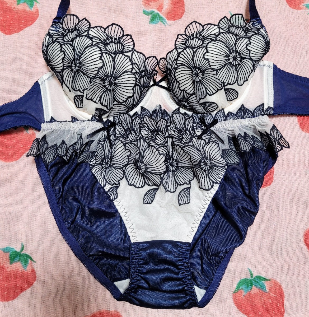 Yahoo!オークション - 【小胸】細身ブラジャーショーツセット C65 女性...