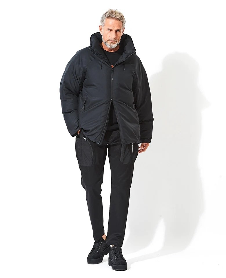 新品タグ付き WHITE MOUNTAINEERING x TAION TWILLED DOWN 新品タグ付き WHITE MOUNTAINEERING x TAION TWILLED DOWN