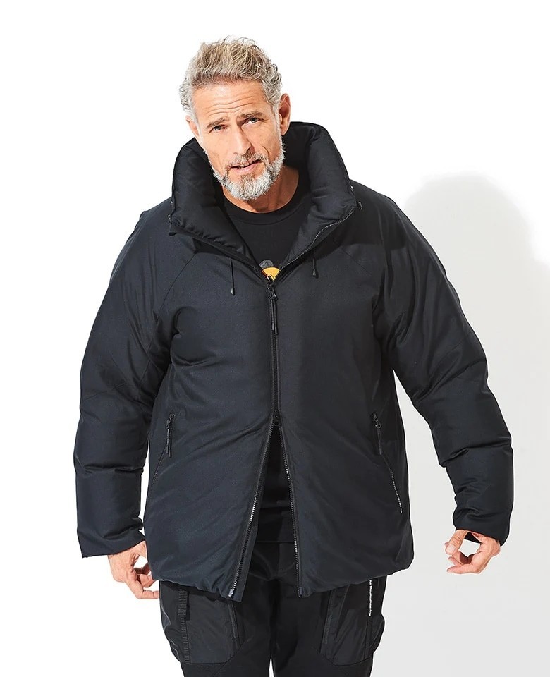 新品タグ付き WHITE MOUNTAINEERING x TAION TWILLED DOWN 新品タグ付き WHITE MOUNTAINEERING x TAION TWILLED DOWN
