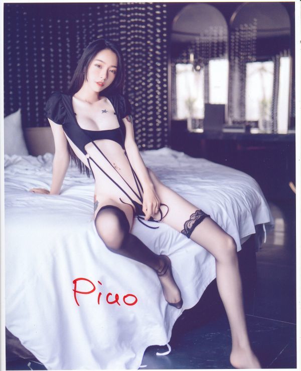 Yahoo!オークション - Piao Piao 直筆サイン写真 証明書COA 1097