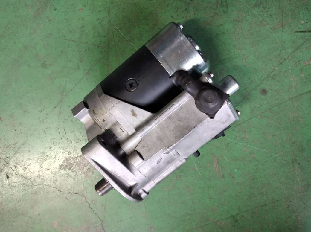 Yahoo!オークション - 0425 ハイエース レジアスエース 200系 KDH200 ...