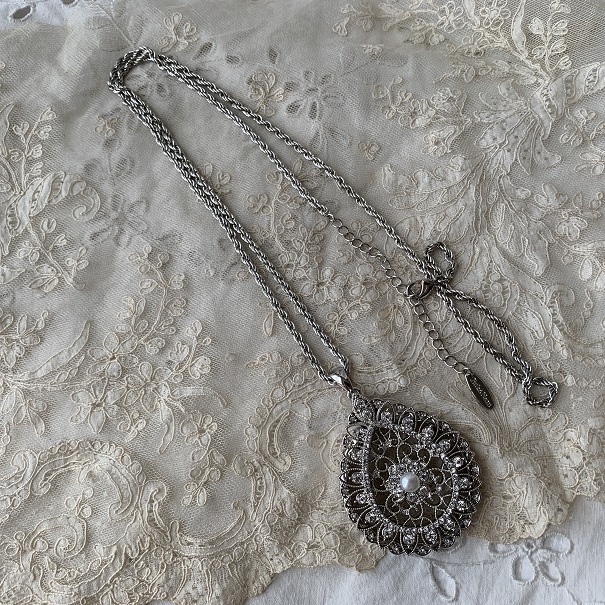 Yahoo!オークション - 新品 ジンカネヅ Jinka Nezu 淡水パール レーシ...