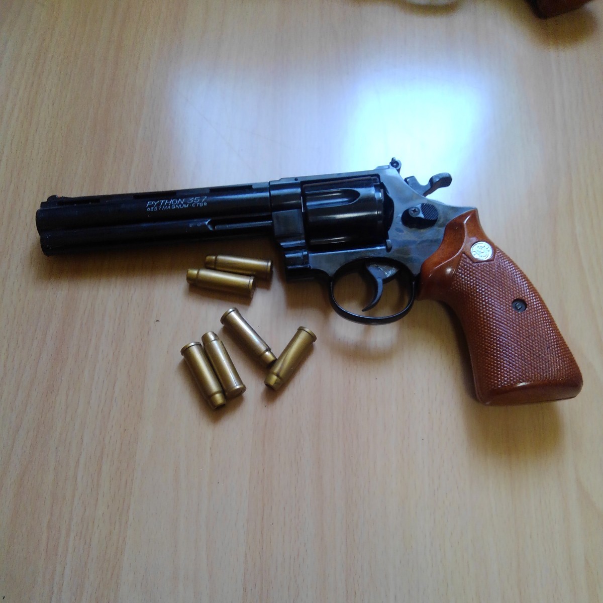 Yahoo!オークション - コルトパイソン357マグナム モデルガン