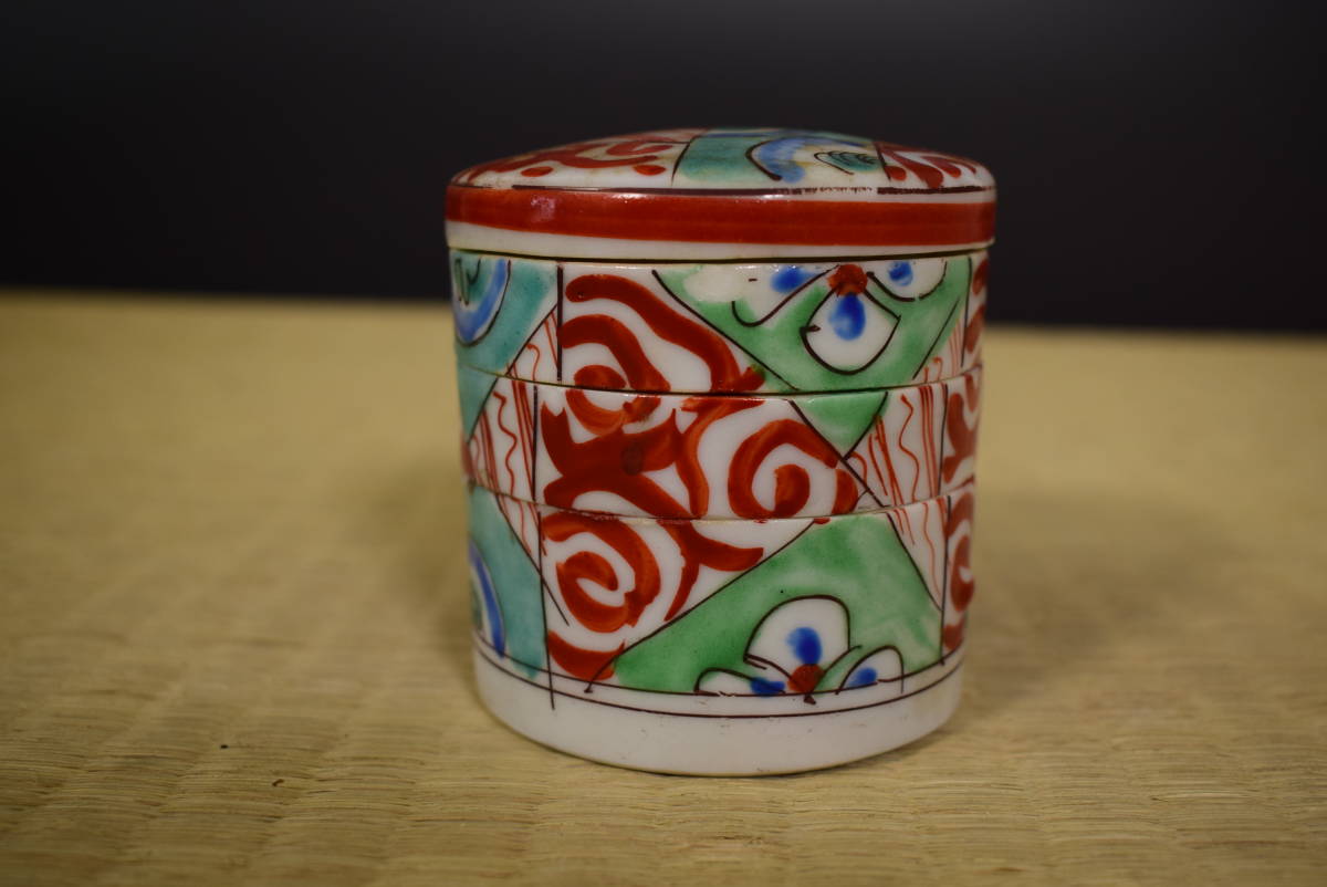 Yahoo!オークション - 【和】(6122) 時代古作 古伊万里 色絵三段重 化...