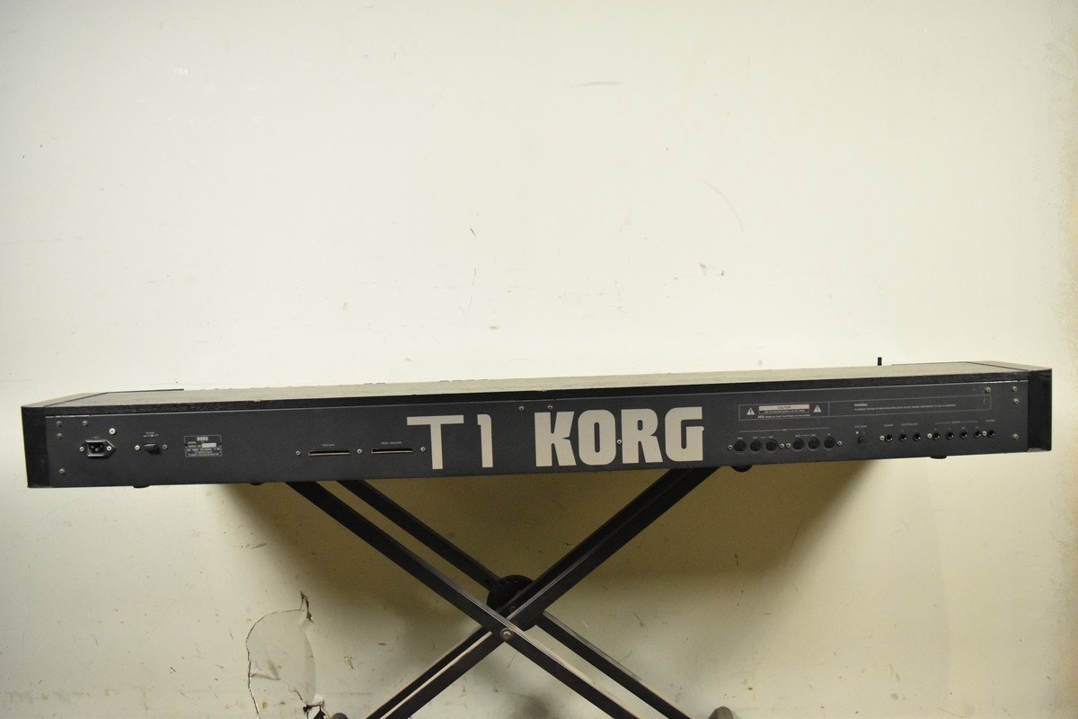 KORG/コルグ キーボード シンセサイザー T1 ジャンク品(中古)のヤフオク落札情報