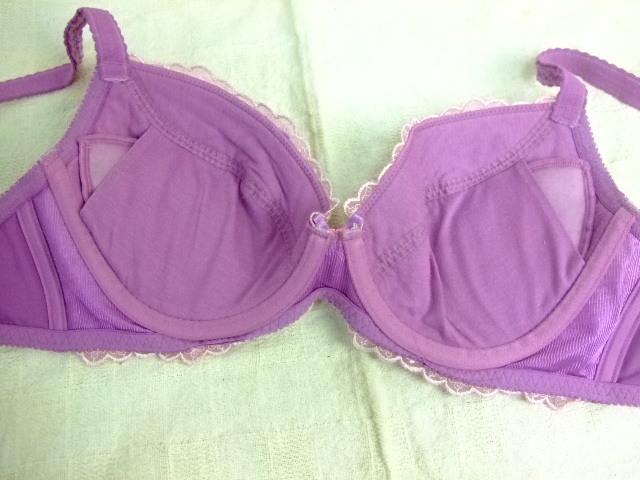 Yahoo!オークション - S2677 Triumph トリンプ ブラジャーF70 ゆうパケ...