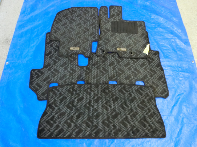M16 タント L375S 純正 フロアマット フロント リア トランク(ダイハツ用)｜売買されたオークション情報、yahooの商品情報をアーカイブ公開 - オークファン（aucfan.com）