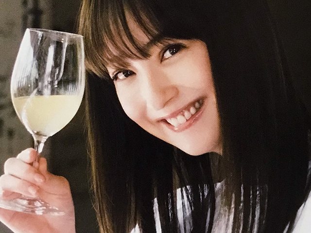 Yahoo!オークション - 佐々木希｜切り抜き 2P＋表紙｜BRUTUS 2022年 6/...