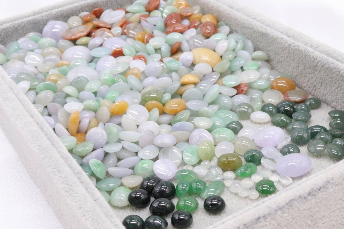 Yahoo!オークション - レア 希少 ミャンマー産 天然本翡翠 緑翡翠 白翡...