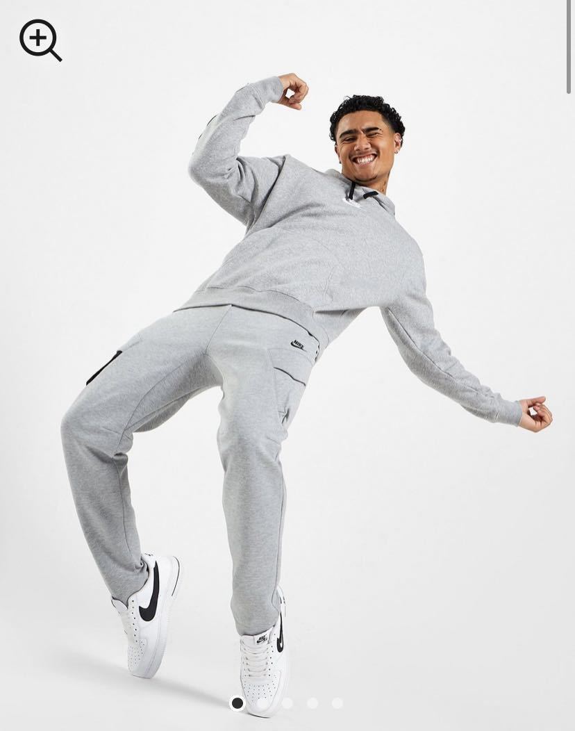 新品 日本未発売 海外正規品 NIKE TECH FLEECE CARGO PANT S 新品 日本未発売 海外正規品 NIKE TECH FLEECE CARGO PANT S