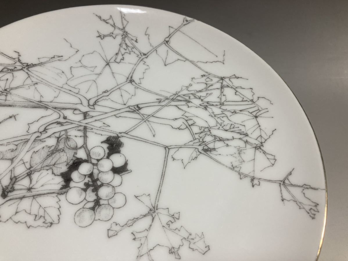 2A25 お皿 小磯良平 葡萄絵 6枚 まとめて プレート 直径19cm 銀縁 ナルミ NARUMI(ナルミ)｜売買されたオークション情報、yahooの商品情報をアーカイブ公開 ...
