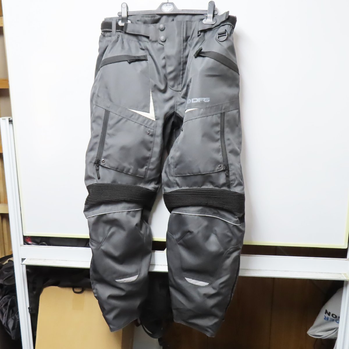 Yahoo!オークション - 【美品】DFG DG0141 ナビゲータークール パンツ ...