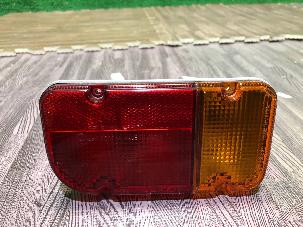 Yahoo!オークション - KS4 サンバー 右 テールランプ H8年 管14530R