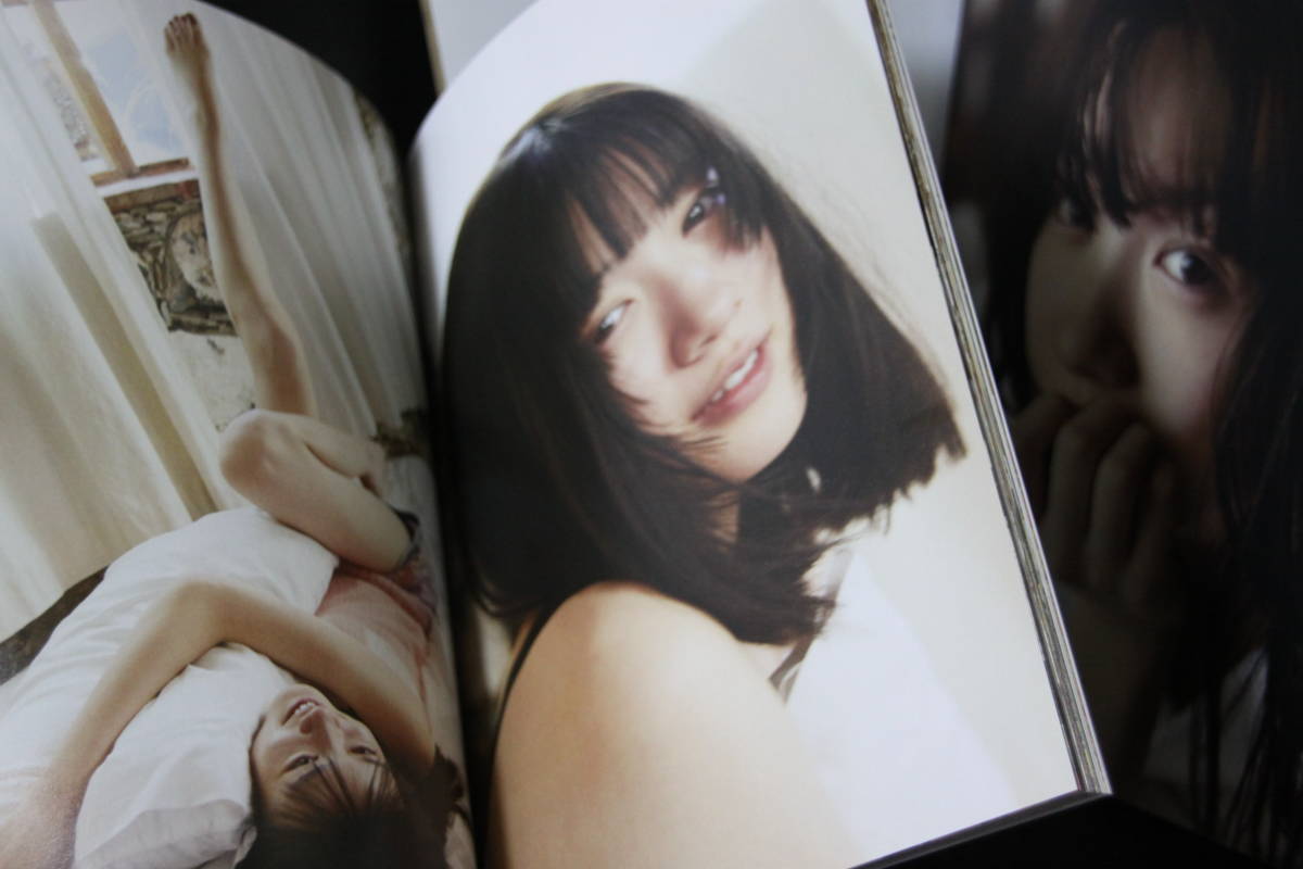 Yahoo!オークション - 特別版＜No cambia＞帯・箱付 永野芽郁写真集 雑...