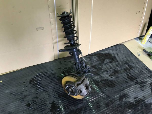 Yahoo!オークション - 管0861-1 DBA-KGJ10 IQ 6万KM フロント右 スト...