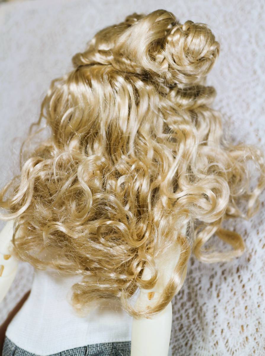 日本代購代標第一品牌【樂淘letao】－SDサイズ 編み込み・ヘアアレンジカールウィッグ 金髪 ゴールド系