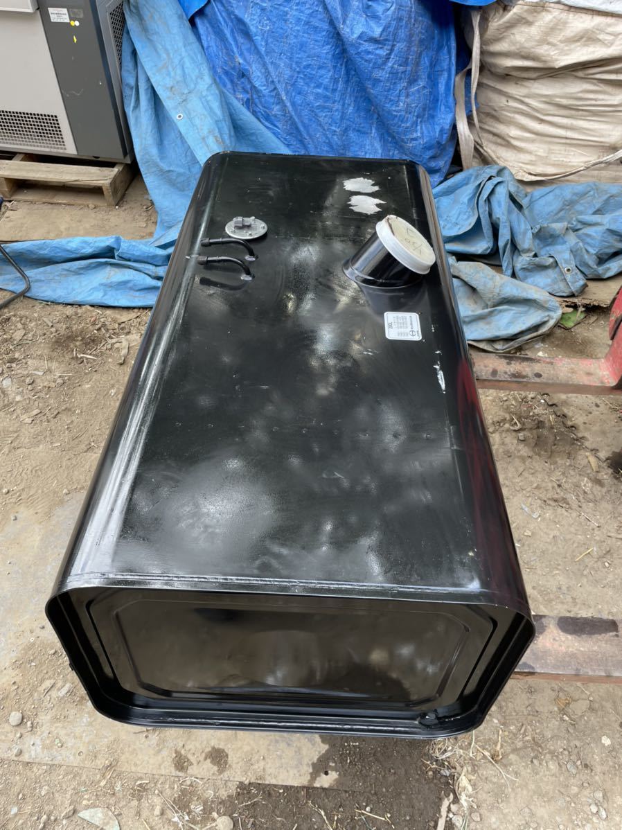 代購代標第一品牌－樂淘letao－E19。燃料タンク200L 日野純正品 レンジャー 。タンクサイズ（横）1075（奥）533（高）393。重量：約 33キロ。