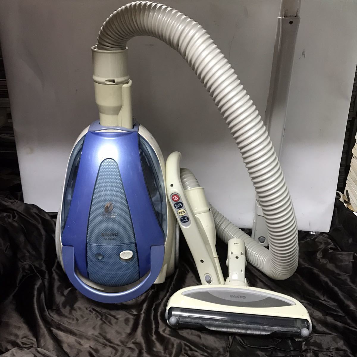 Yahoo!オークション - SANYO 掃除機 SC-X45E3 サンヨー サイクロン式 ...