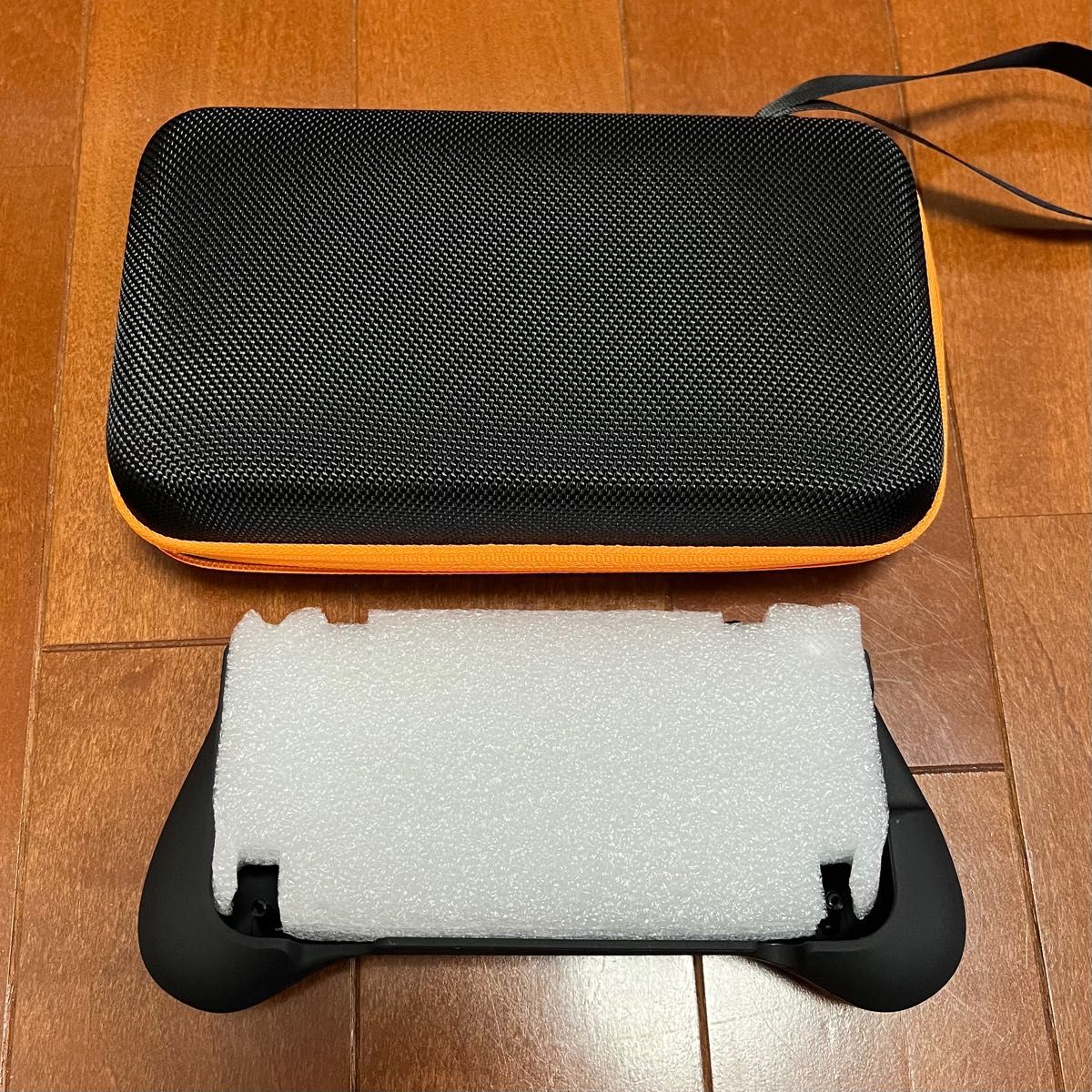 グリップ・ケース付き Retroid Pocket Flip ブラック レトロイド グリップ・ケース付き Retroid Pocket Flip ブラック レトロイド