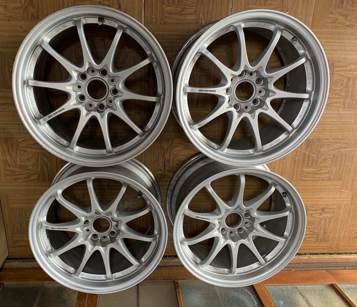 Yahoo!オークション - gt-r サイズ ce28n 17インチ 9J off22 pcd114.3 ...