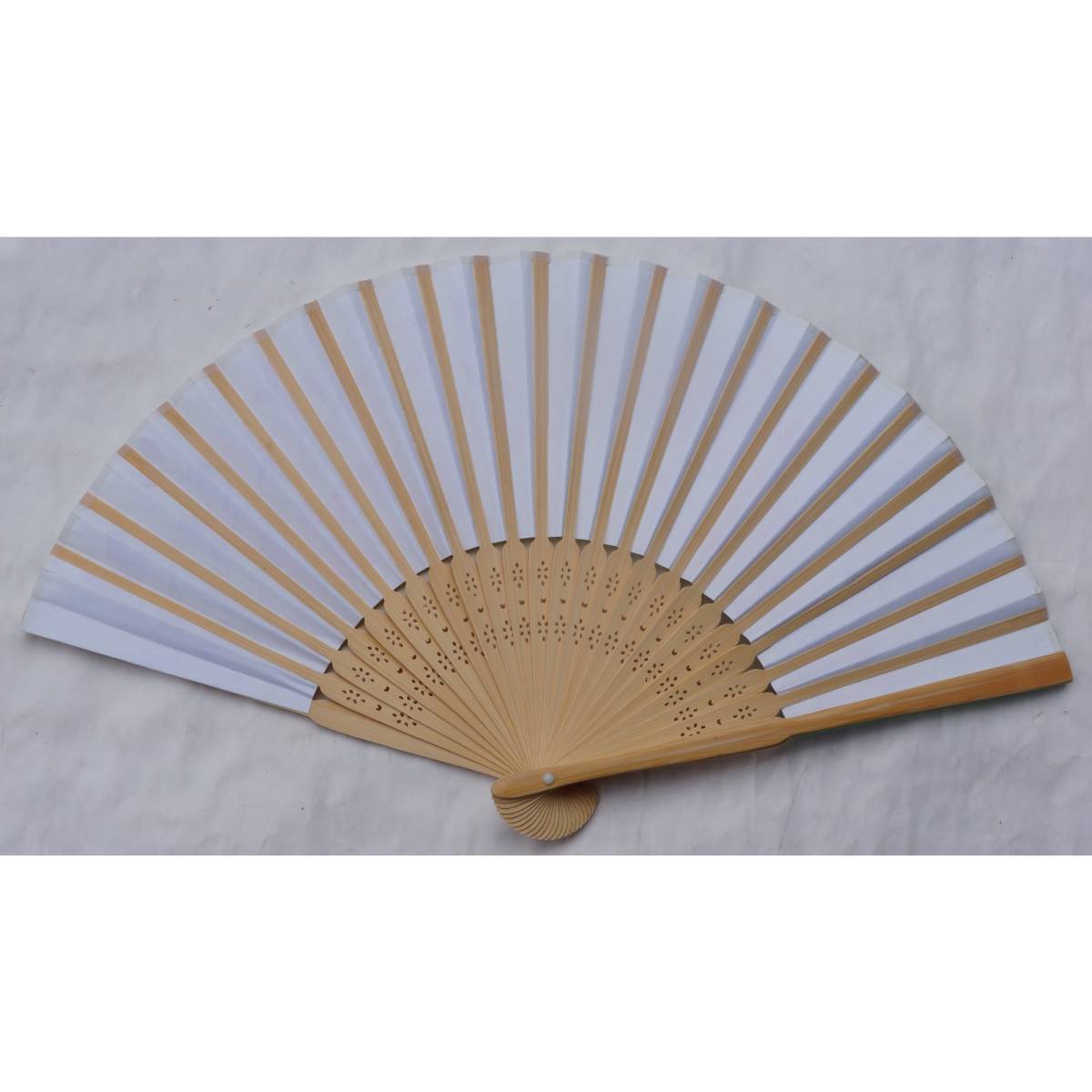 扇子 グラデーション フラワー(扇子)｜売買されたオークション情報、yahooの商品情報をアーカイブ公開 - オークファン（aucfan.com）