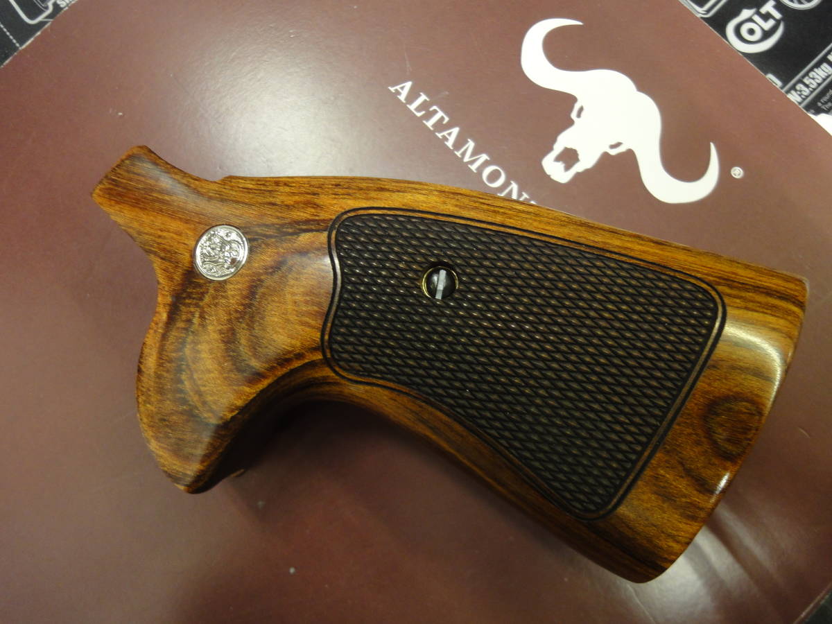 訳あり 実物 Nフレーム ラウンド゛ OS TG チェッカー 木製グリップ 茶 230411 M327 M627 R8 コンバージョン ターゲット スクエア不可(パーツ)｜売買された ...