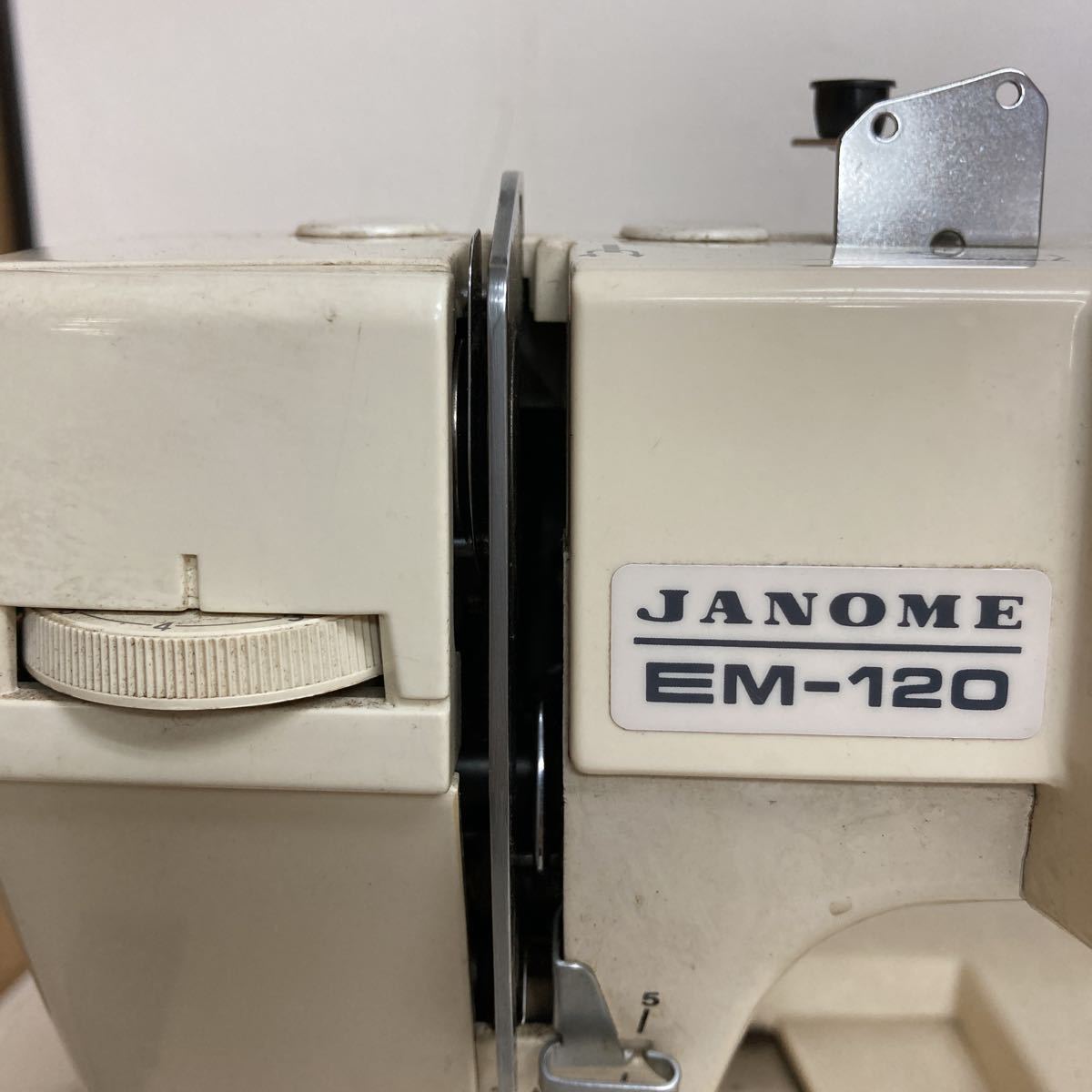 T906 JANOME EM-120 ネーム刺しゅうミシン 業務用ミシン/通電OK ジャンク品(ジャノメ)｜売買されたオークション情報、yahooの商品情報をアーカイブ公開 - オークファン ...