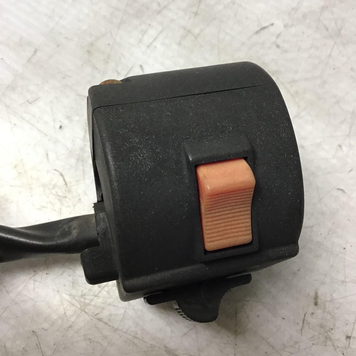 Yahoo!オークション - D41-22 スズキ GN125H ハンドルスイッチ右 純正...