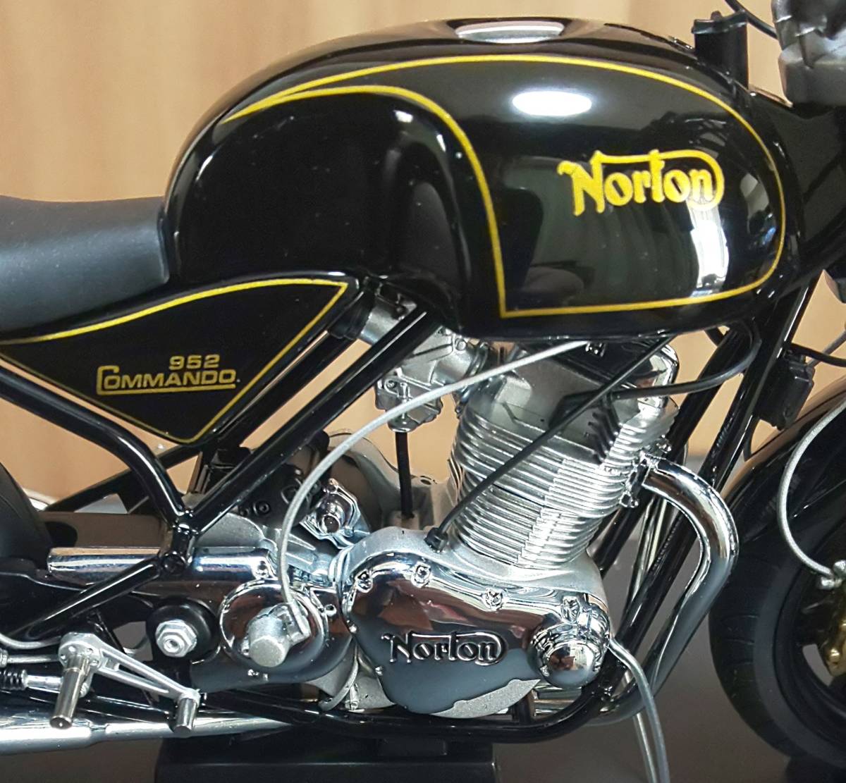代購代標第一品牌－樂淘letao－【AUTOart】1/12 Norton Commando 952 BLACK（2005年）