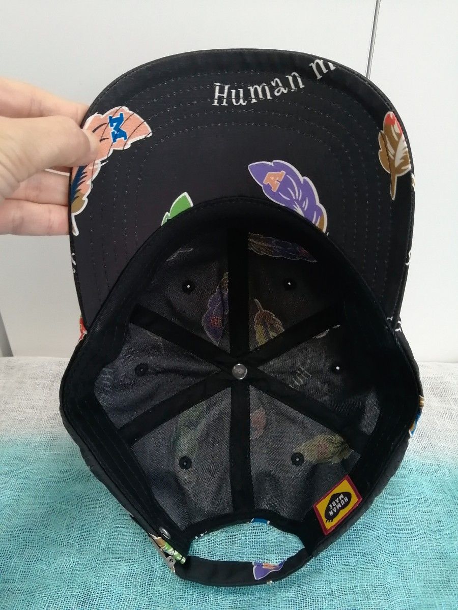 新品 ヒューマンメイドHUMAN MADE】フェザー柄の6パネル 新品 ヒューマンメイドHUMAN MADE】フェザー柄の6パネル