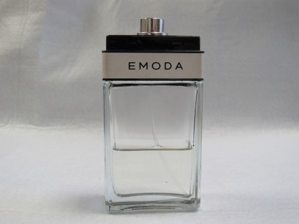 Yahoo!オークション - yr2509/エモダ EMODA ホワイト オードトワレ 60